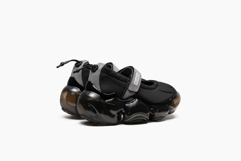 MOOPIE STRAP PUMPS - BLACK GRAY / BLACK (ムーピー ストラップパンプス - ブラック グレー ...